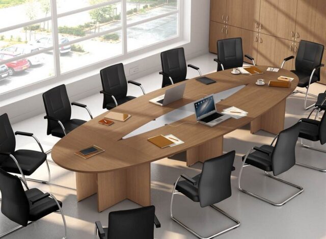 Bàn họp oval và những tiện ích tuyệt vời mà bạn nên biết